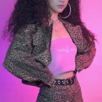 How To Give Your Photos a Hot Y2K Aesthetic & Vibe
