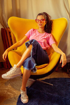 How to Make an Eye-catching Profile Picture